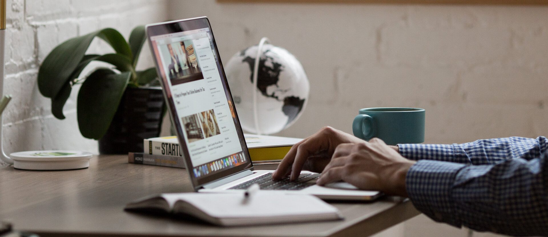 304 How to Grow a Blog That Will Have an Impact - Leslie Samuel